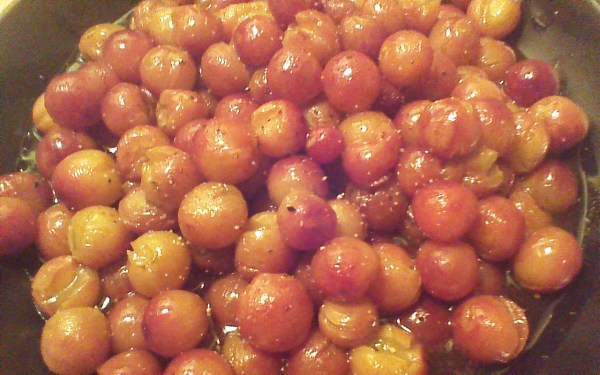 Roasted Grapes – Crowded Earth Kitchen