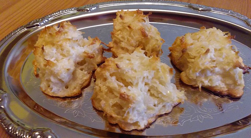 Easy Coconut Macaroons – Crowded Earth Kitchen